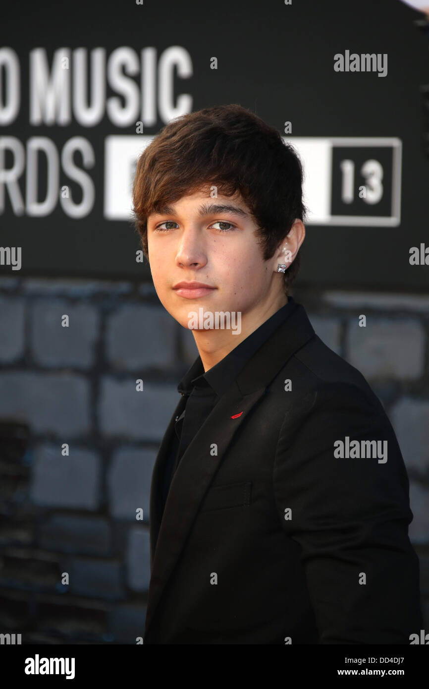 Brooklyn, New York, USA. 25th Aug, 2013. US singer Austin Mahone ...