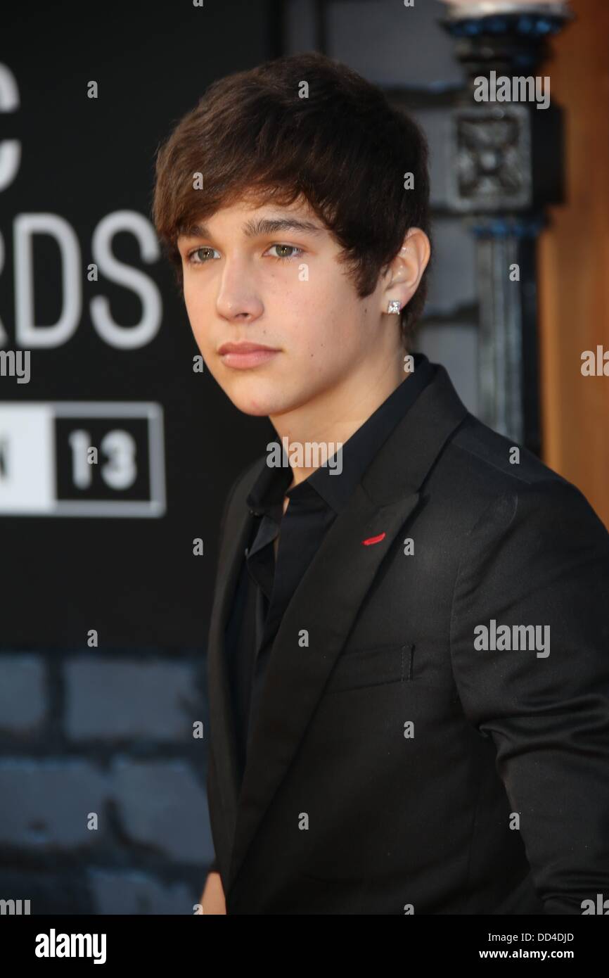 Brooklyn, New York, USA. 25th Aug, 2013. US singer Austin Mahone ...