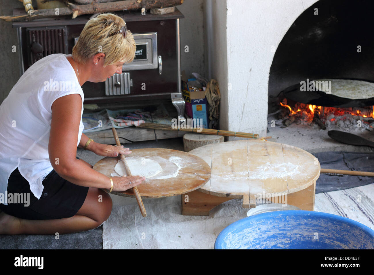 The traditional making of Turkish bread Stock Photo - Alamy