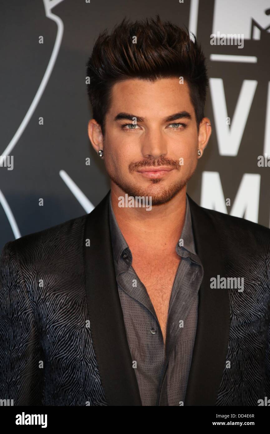 Brooklyn, New York, USA. 25th Aug, 2013. US singer Adam Lambert arrives ...