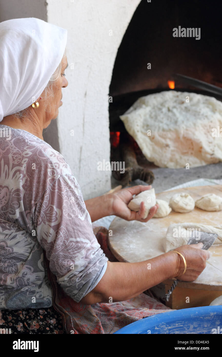 The traditional making of Turkish bread Stock Photo - Alamy