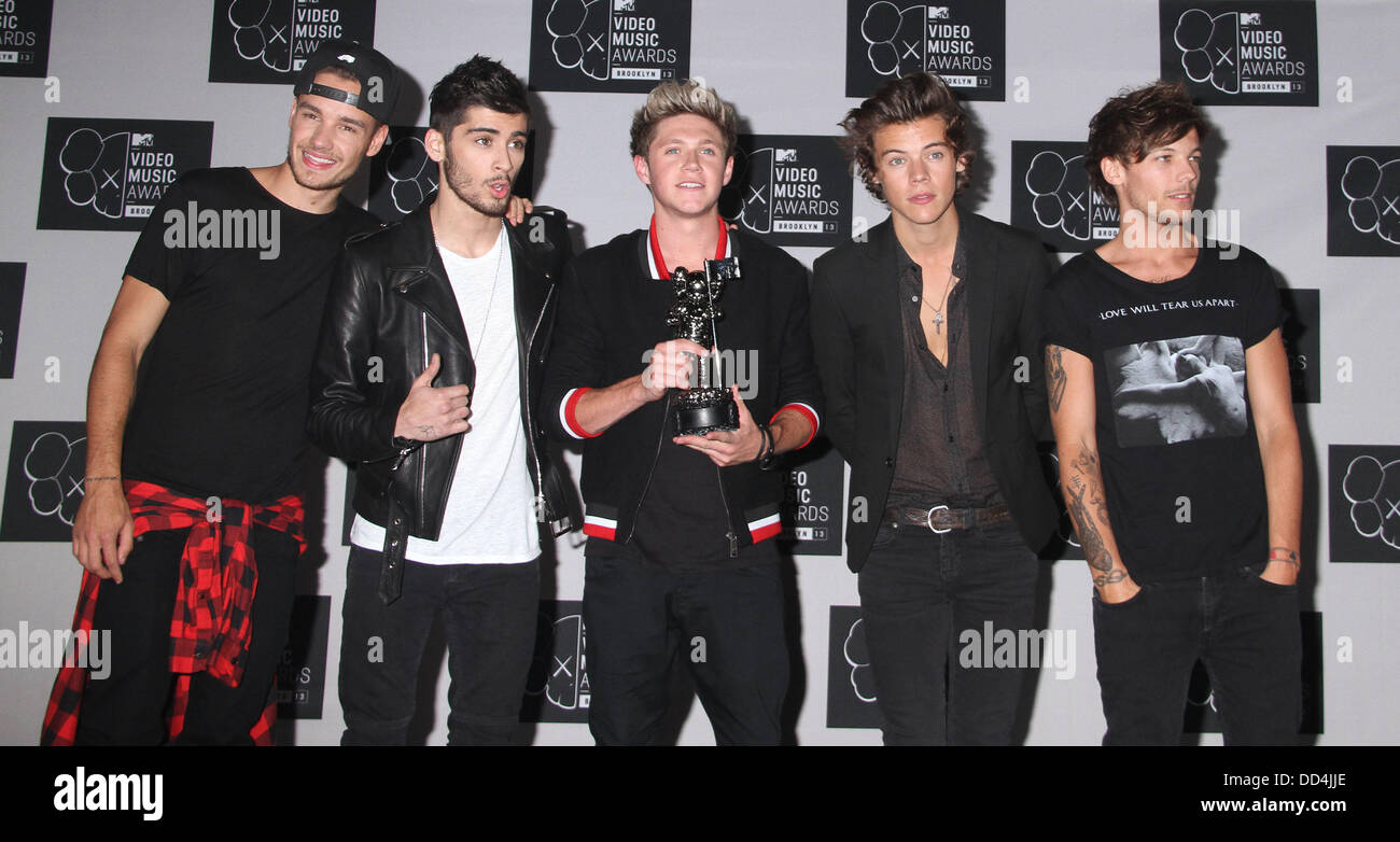New York, New York, USA. 25th Aug, 2013. ONE DIRECTION pose for photos ...