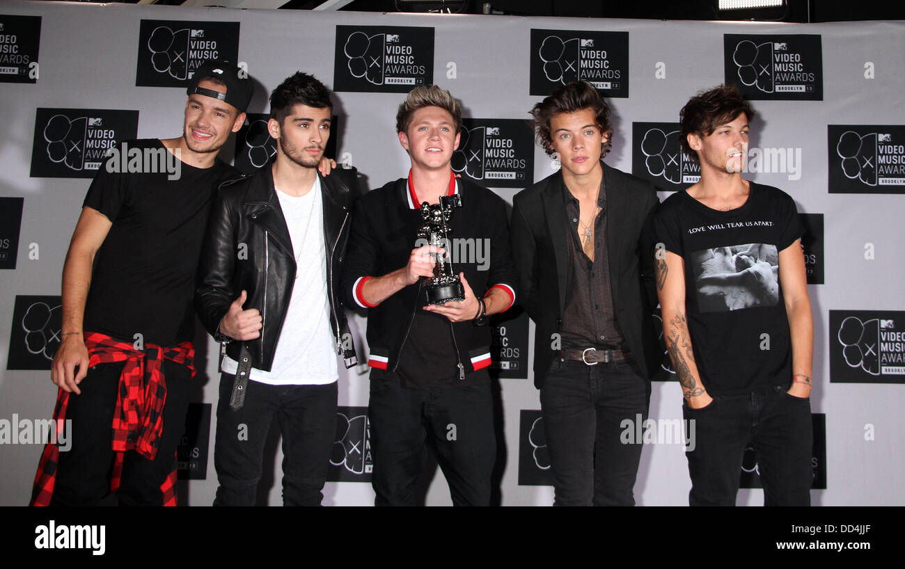 New York, New York, USA. 25th Aug, 2013. ONE DIRECTION pose for photos ...