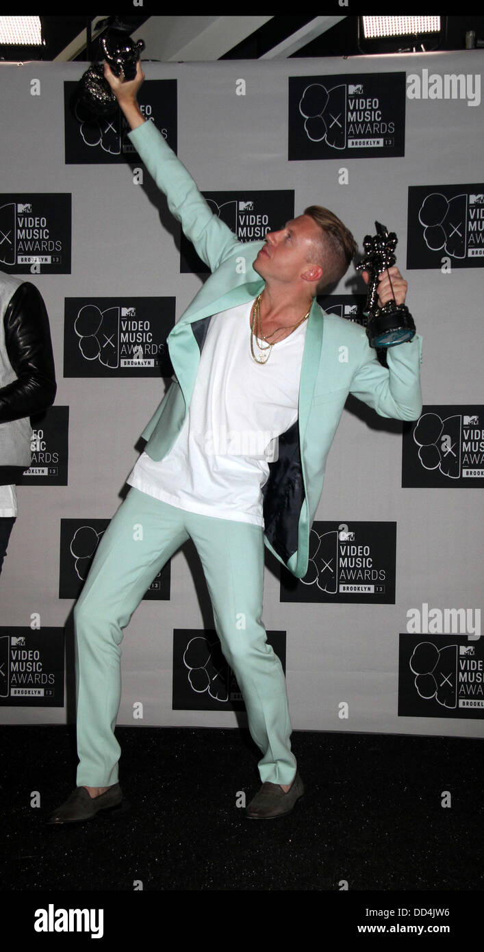 New York, New York, USA. 25th Aug, 2013. Rapper MACKLEMORE poses for ...