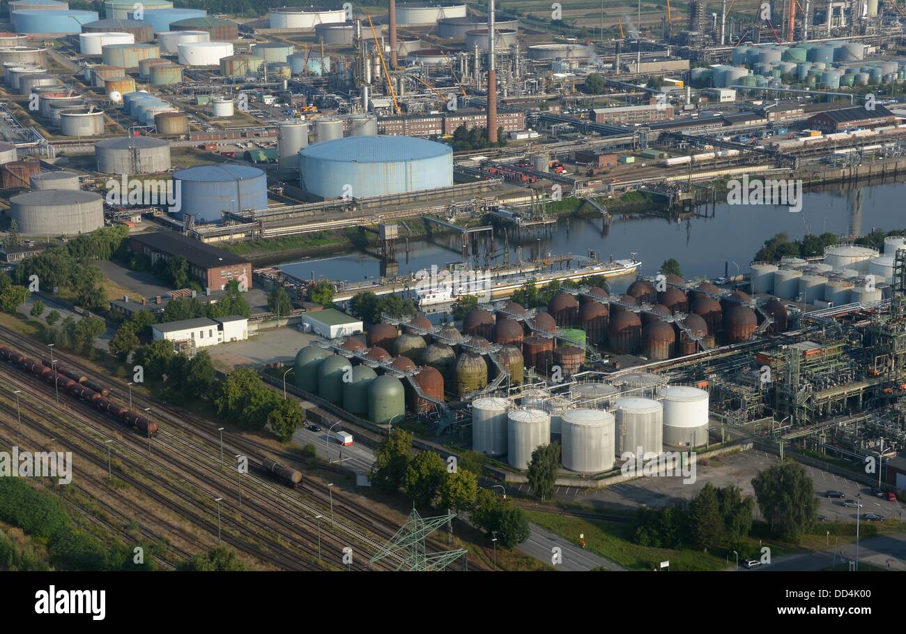 Shell refinery hamburg hi-res stock photography and images - Alamy