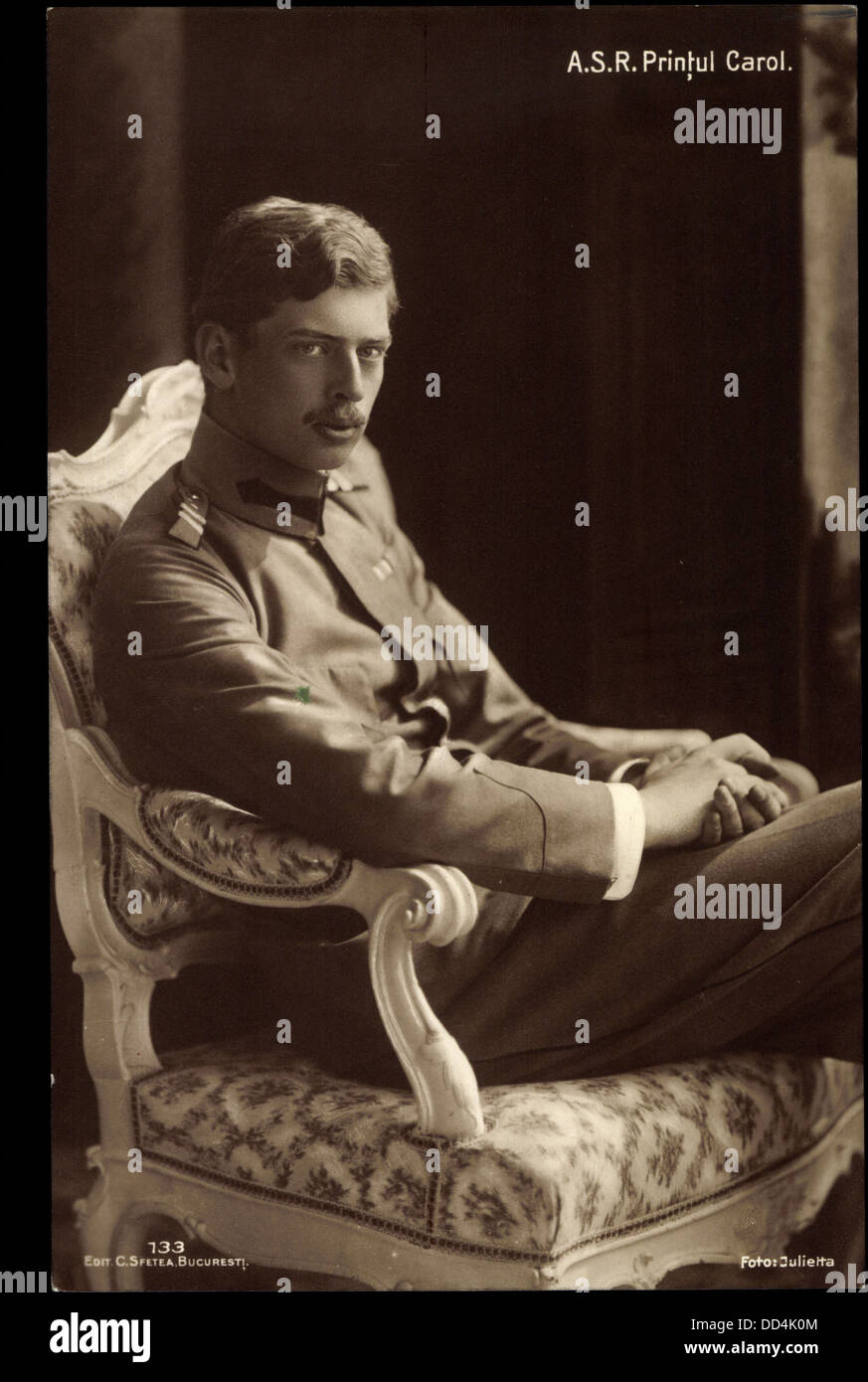 Ak A.S.R. Printul Carol von Rumänien, Uniform, Sessel Stock Photo - Alamy