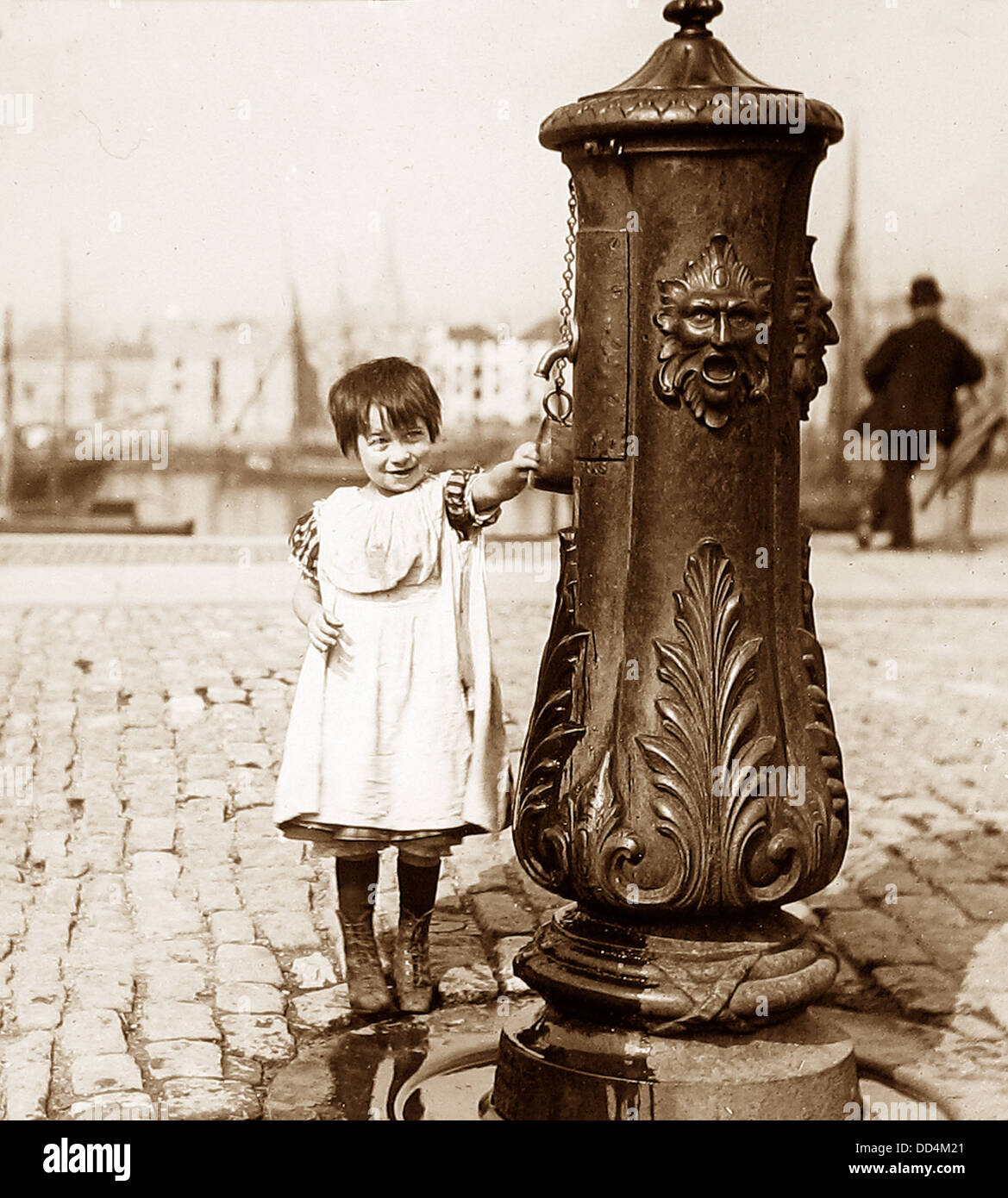 Fountain victorian hi-res stock photography and images - Alamy