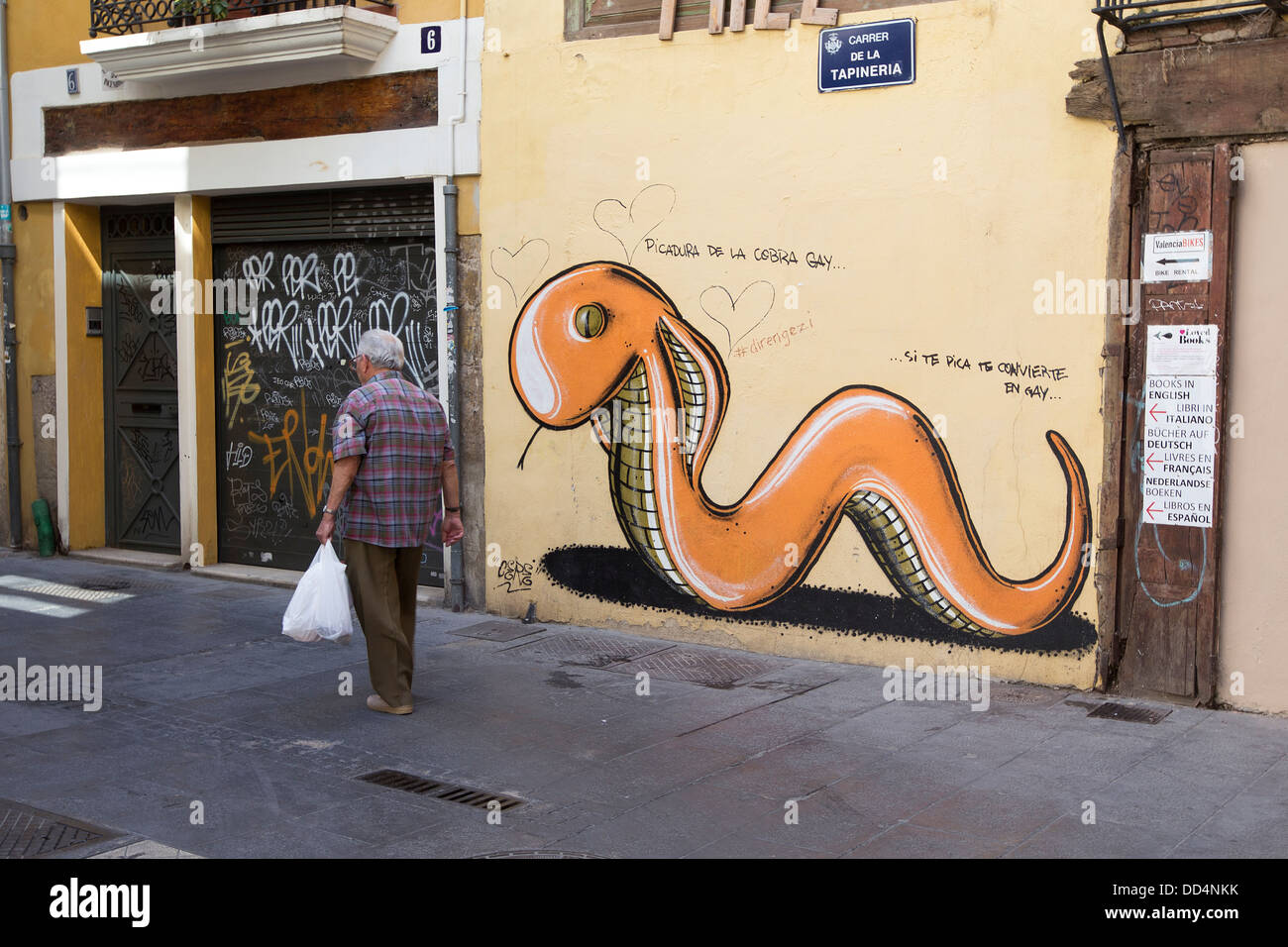 Snake Graffiti Tapineria street of Valencia Stock Photo - Alamy