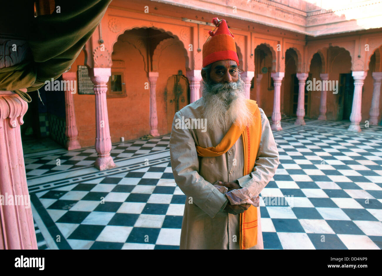 Pandit in a temple ( India Stock Photo - Alamy