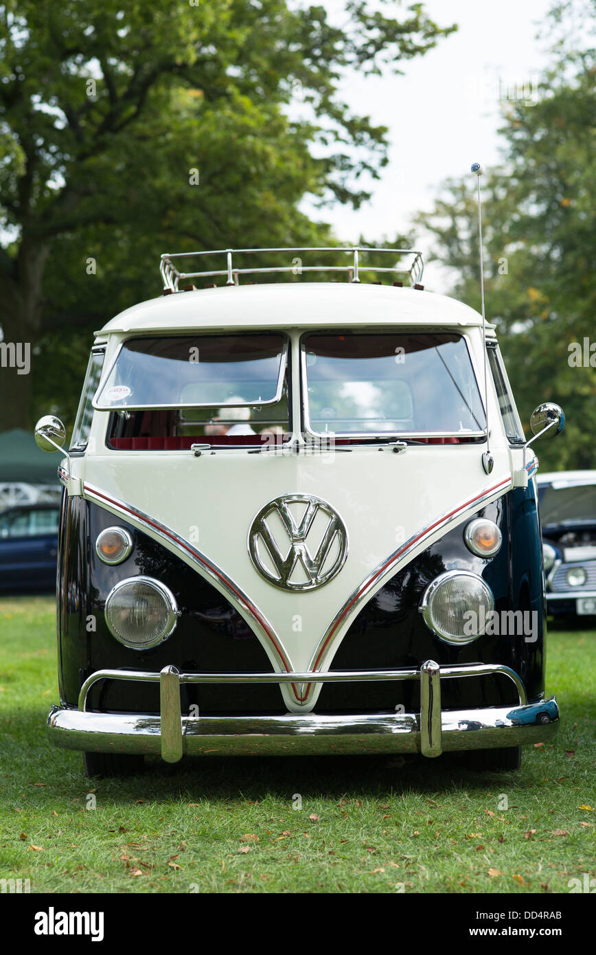 VW Split Screen Volkswagen camper van Stock Photo - Alamy