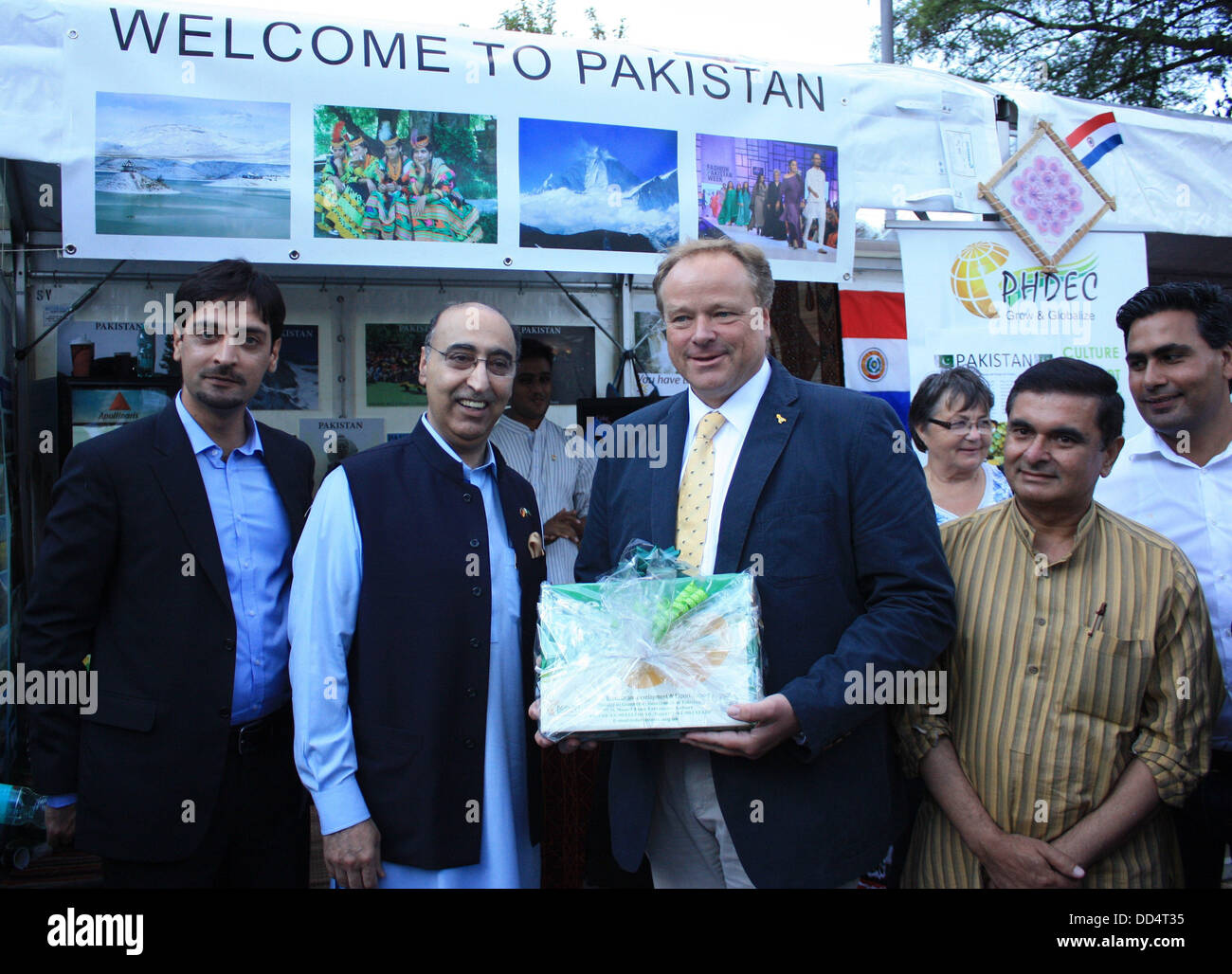 German ambassador to pakistan hi-res stock photography and images - Alamy