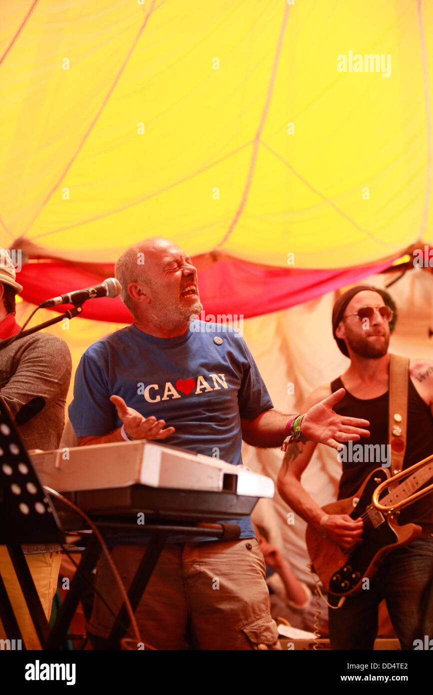 Keith Allen performing with his band in the Rabbit Hole, Glastonbury ...