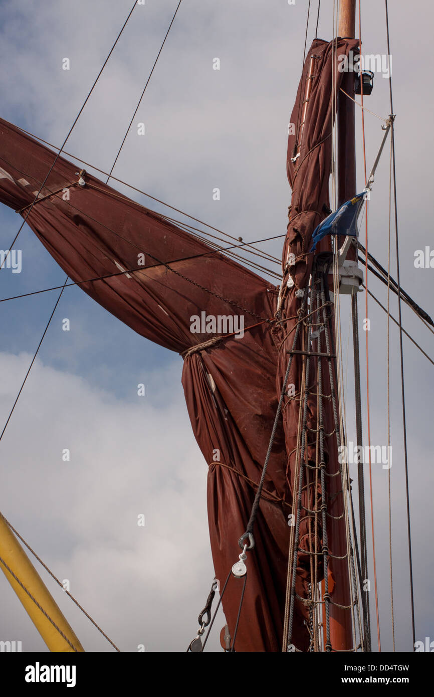 Thames barge rigging hi-res stock photography and images - Alamy