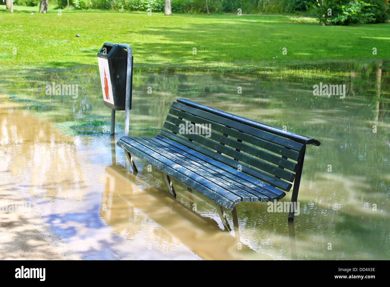 Flooded park bench flood hi-res stock photography and images - Alamy
