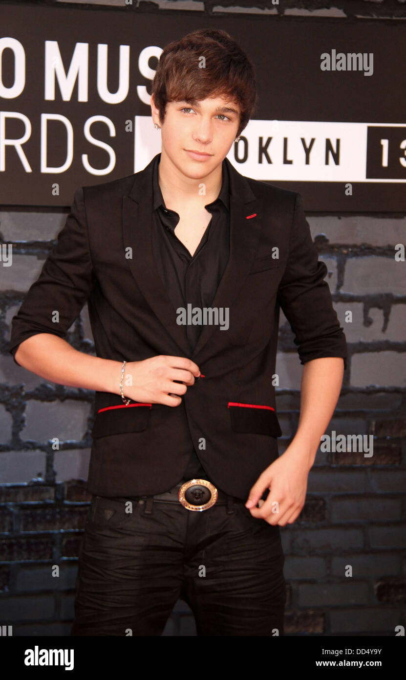 New York, New York, USA. 25th Aug, 2013. Singer AUSTIN MAHONE attends ...
