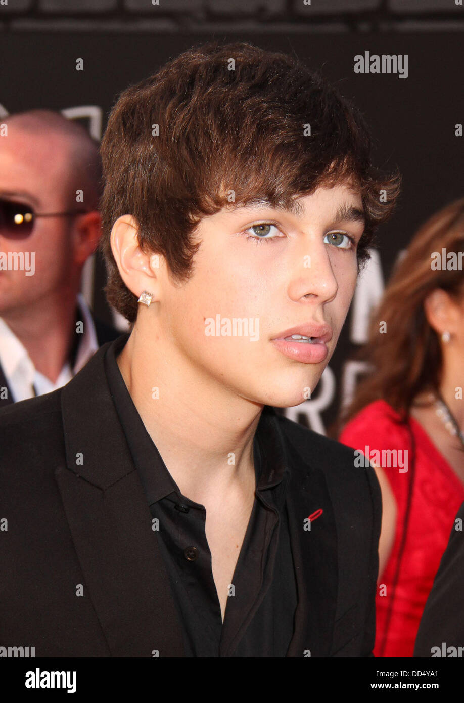 New York, New York, USA. 25th Aug, 2013. Singer AUSTIN MAHONE attends ...