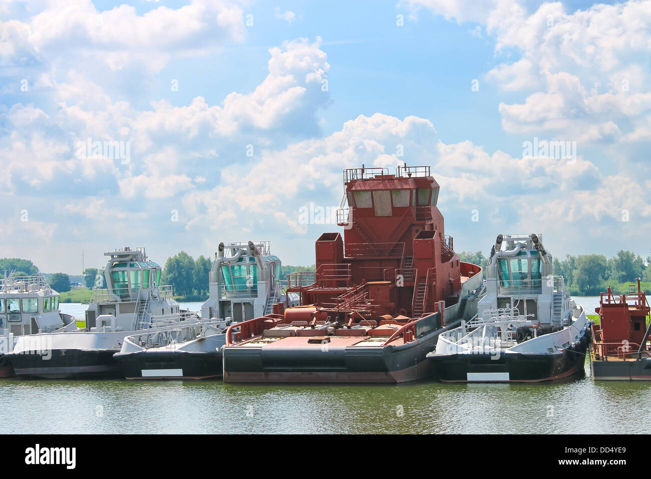 Dutch shipyard hi-res stock photography and images - Alamy