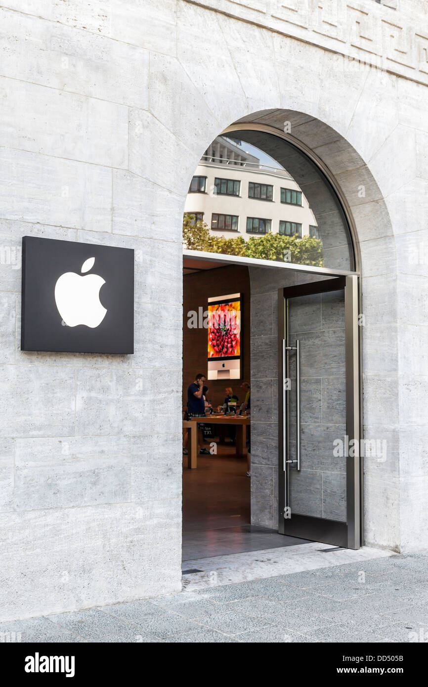 Apple logo and entrance to the Apple Store - Kurfürstendamm, Berlin ...