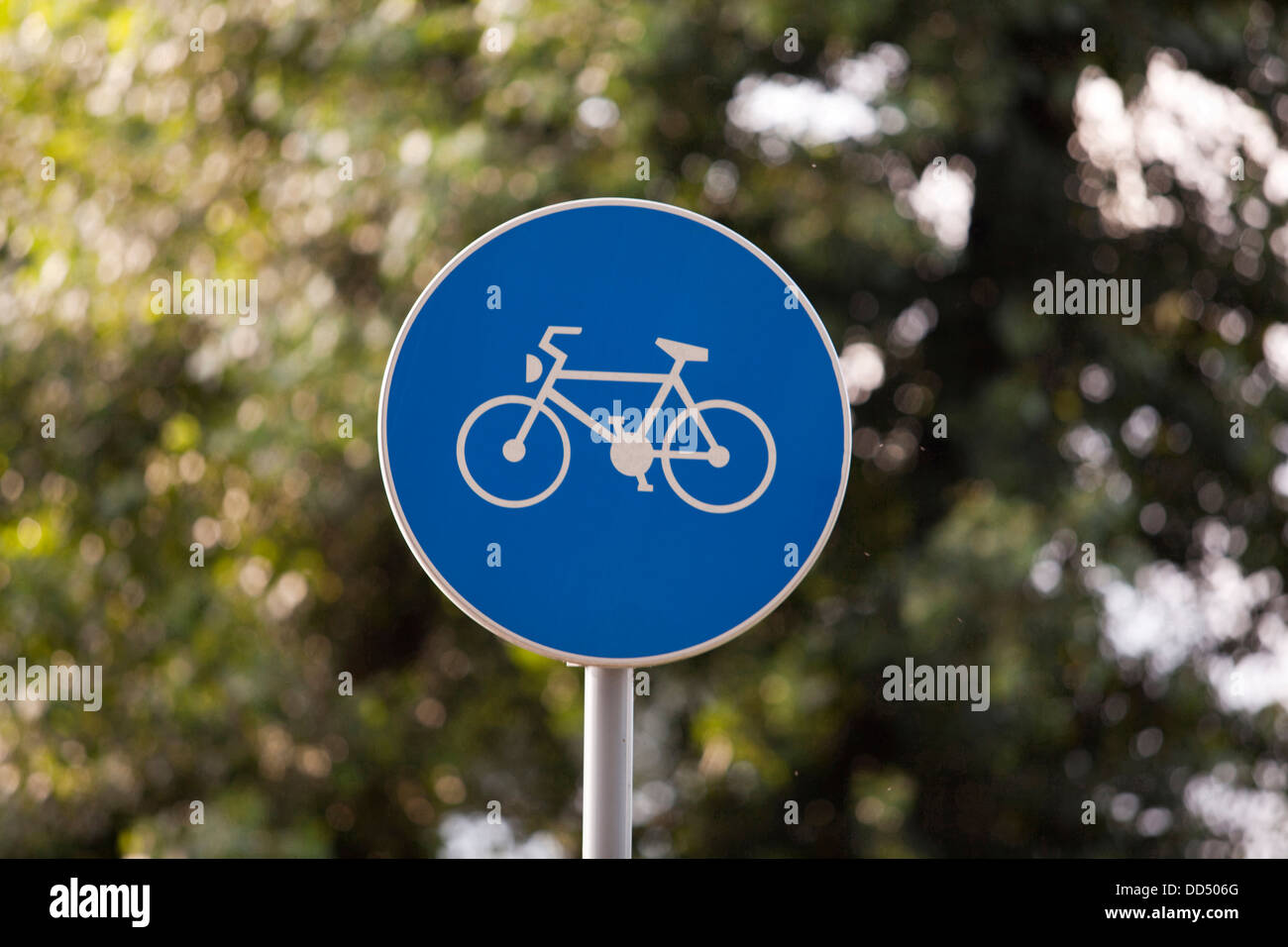 Bicycle sign symbol hi-res stock photography and images - Alamy
