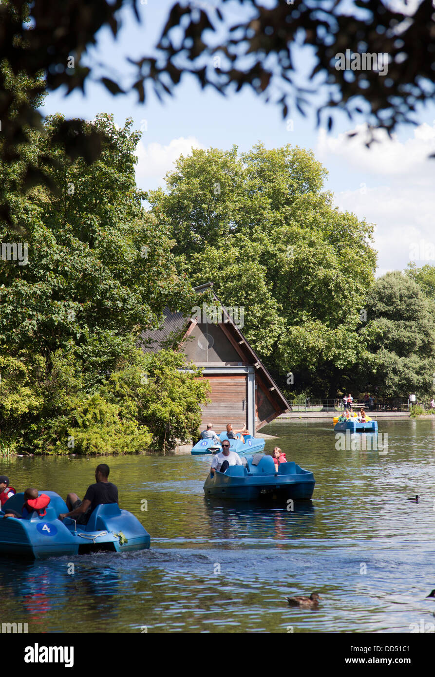 Battersea Boating Pond in Summer - London UK Stock Photo - Alamy