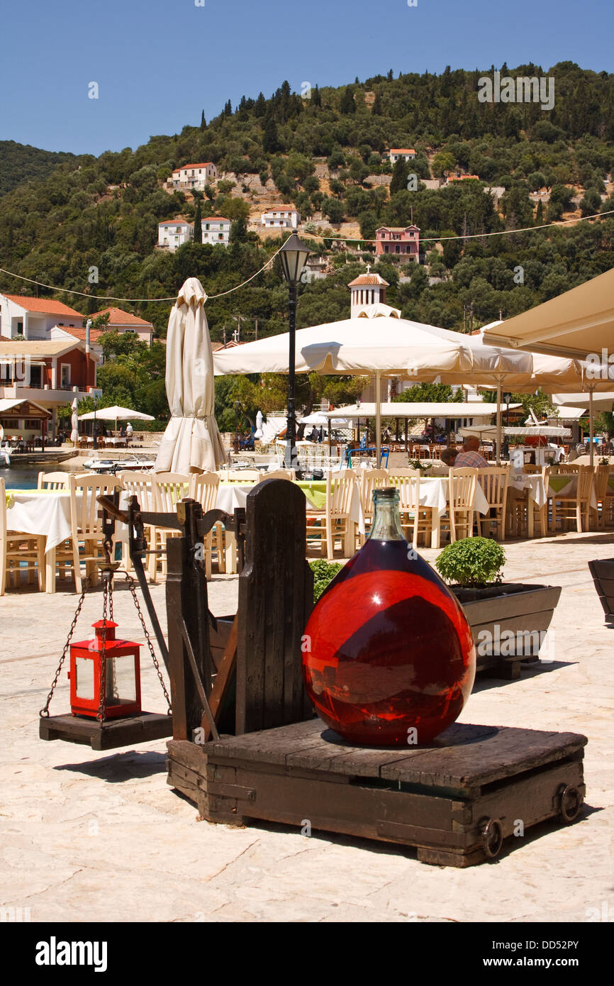 Harbor scales hi-res stock photography and images - Alamy