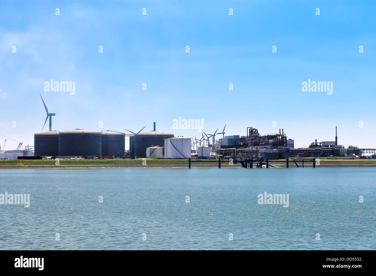 Oil fuel oil loading terminal hi-res stock photography and images - Alamy