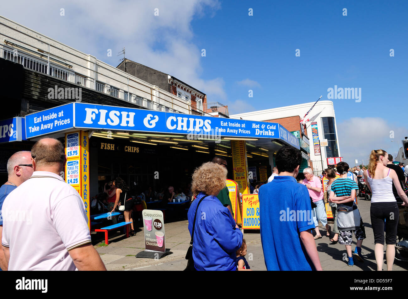 Sea front fish and chip shop hi-res stock photography and images - Alamy