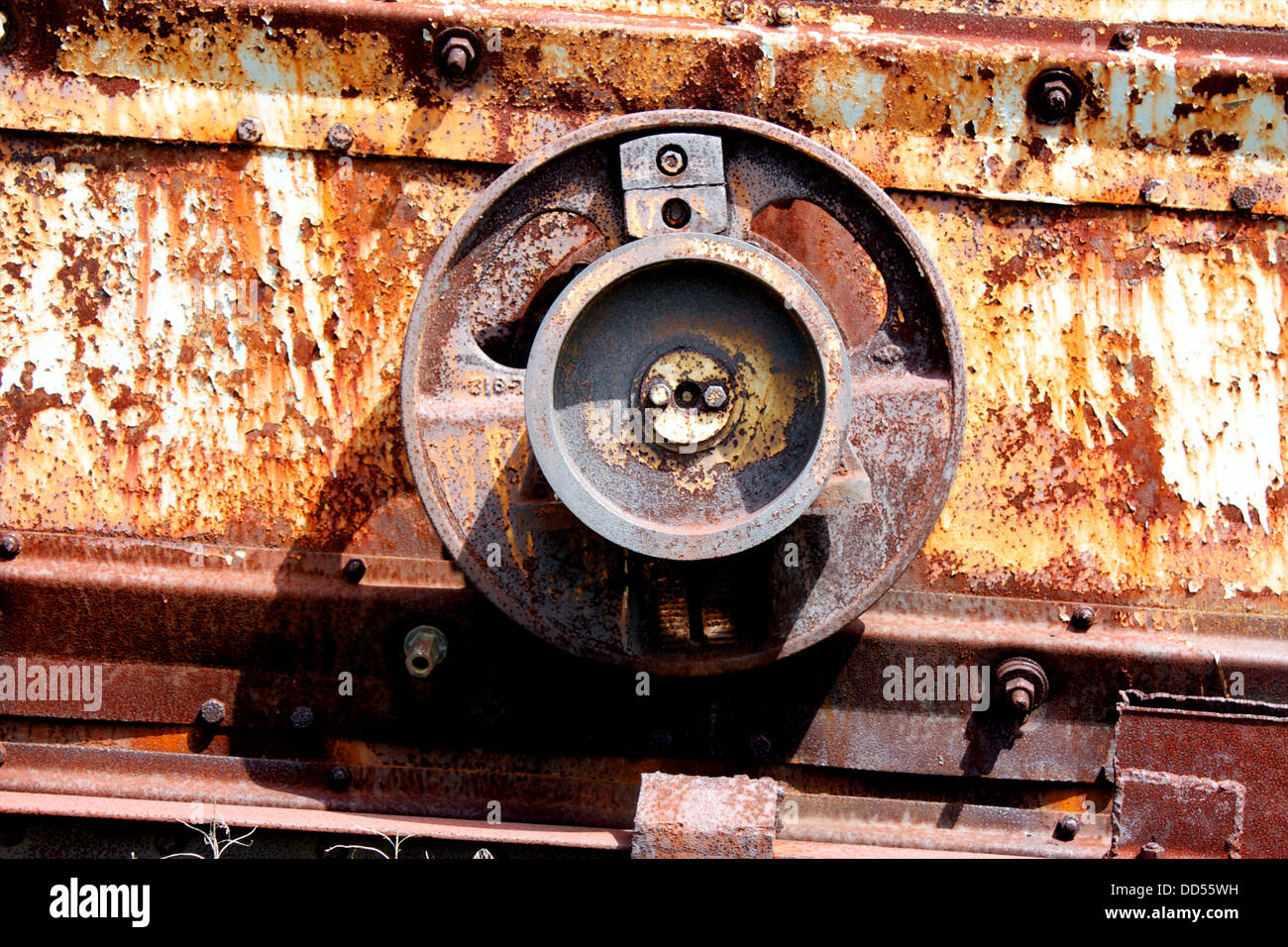 Rusted gear hi-res stock photography and images - Alamy