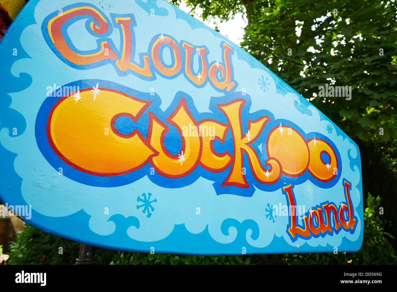 Uk theme park sign hi-res stock photography and images - Alamy