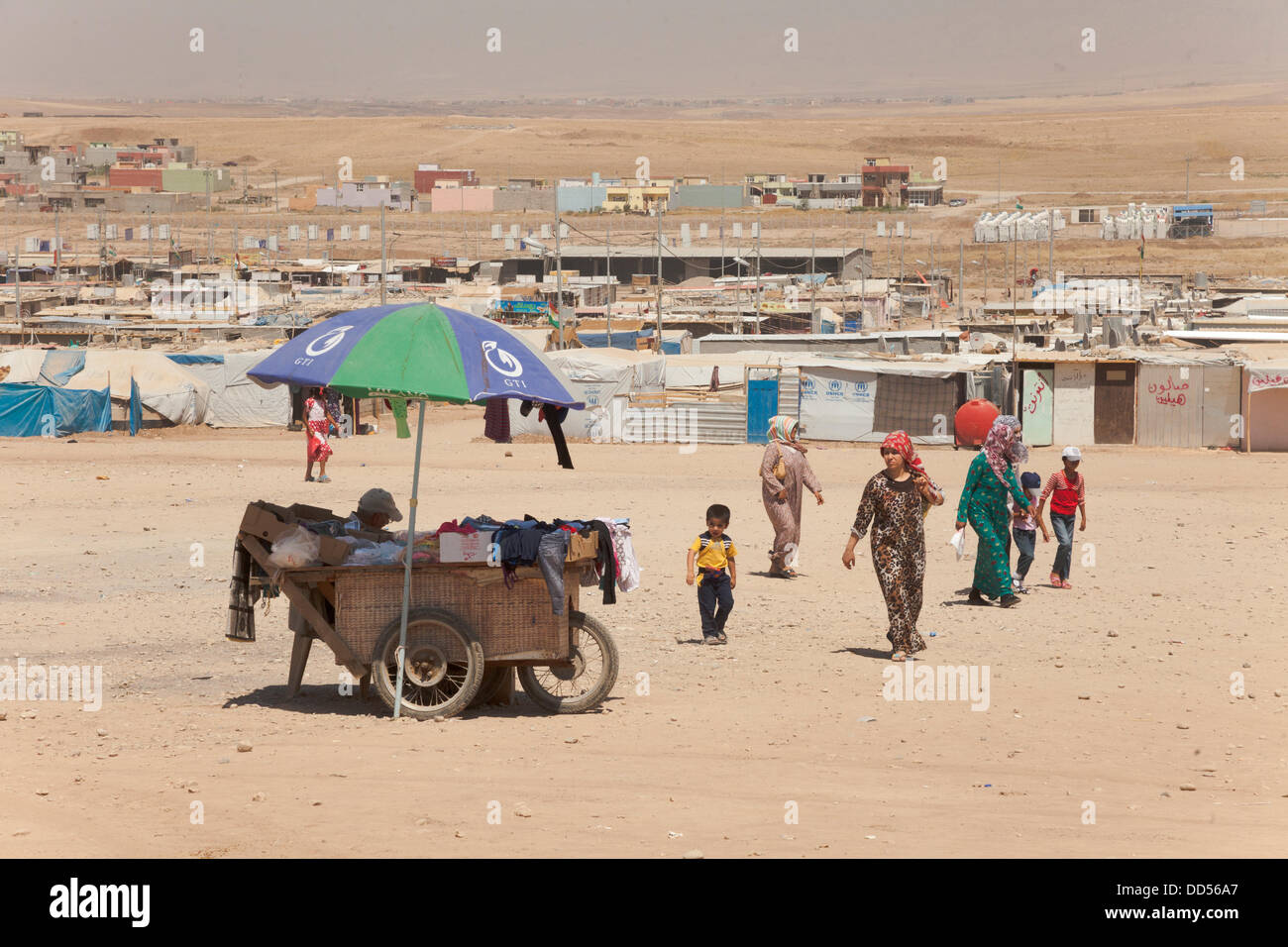 Refugees receive hi-res stock photography and images - Alamy