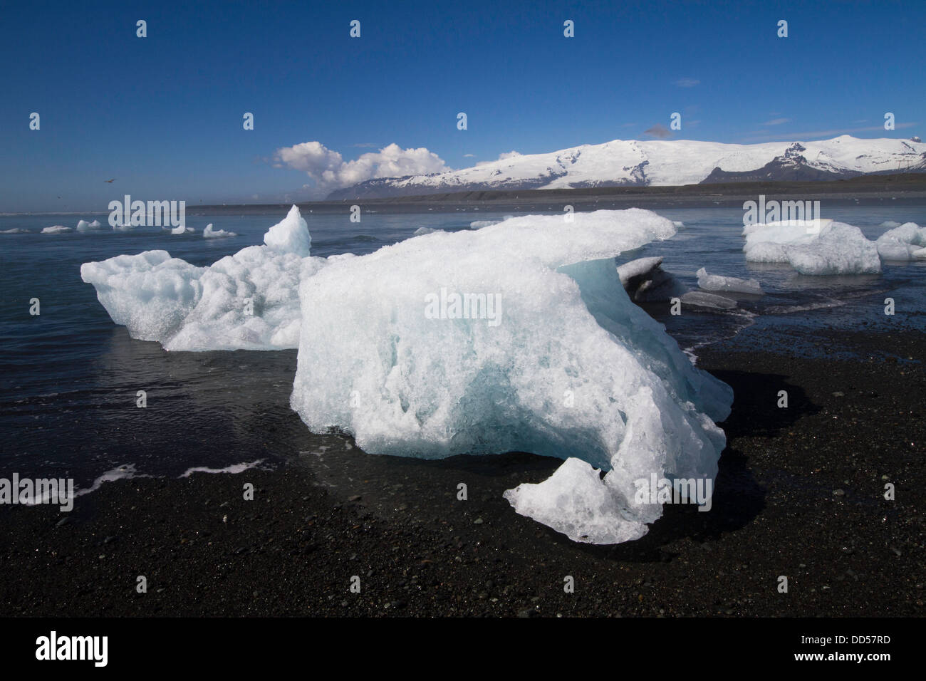Ice on the beach hi-res stock photography and images - Alamy
