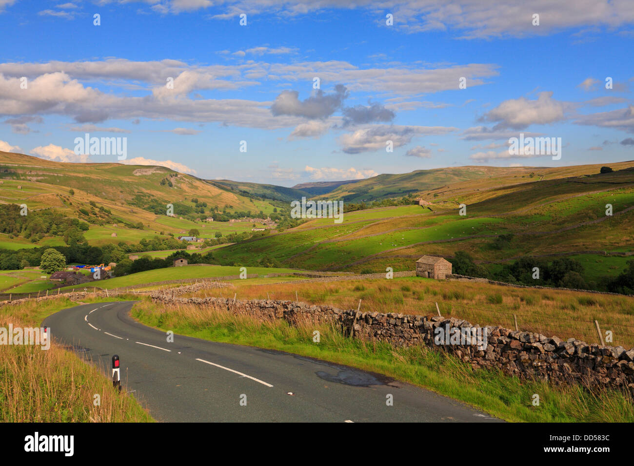 Muker and Swaledale from Buttertubs Pass Road, North Yorkshire ...