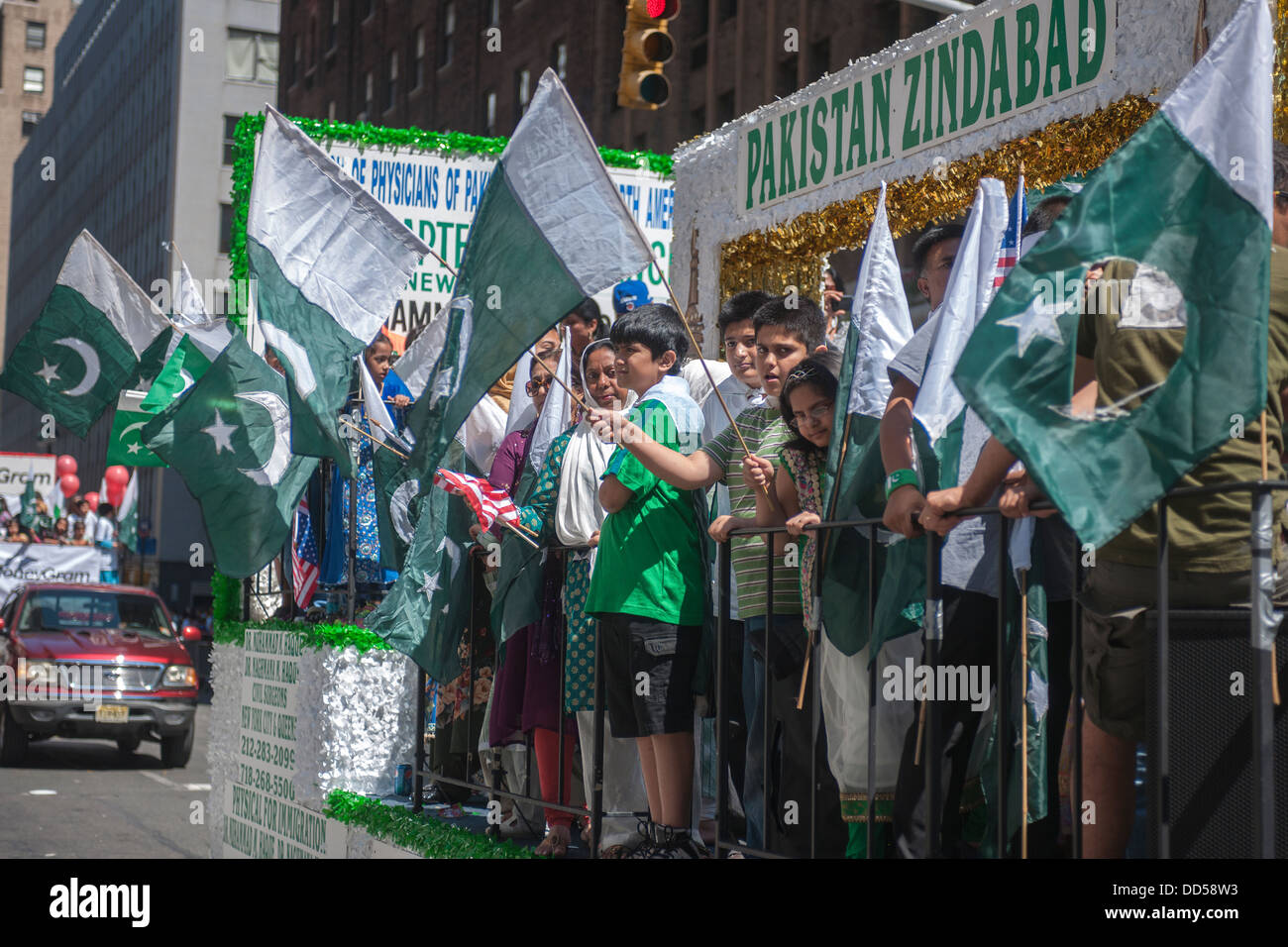Pakistani-Americans and their supporters march on Madison Avenue in New ...