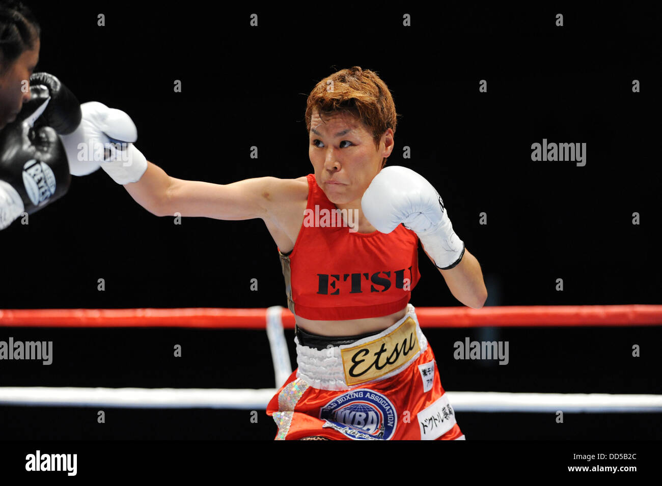 Female boxing japan hi-res stock photography and images - Alamy