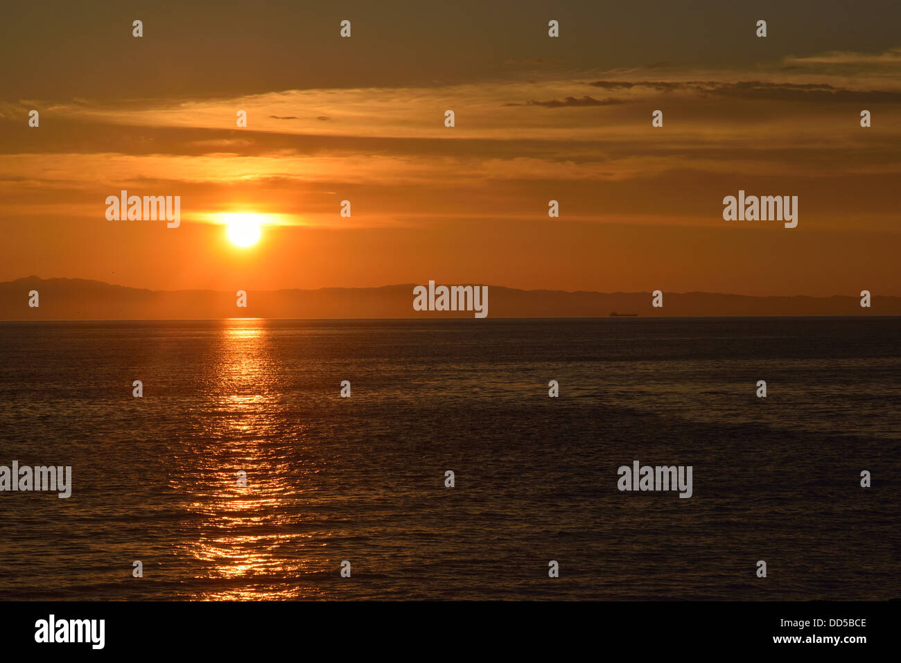 Sea of ??Japan at sunset Stock Photo - Alamy