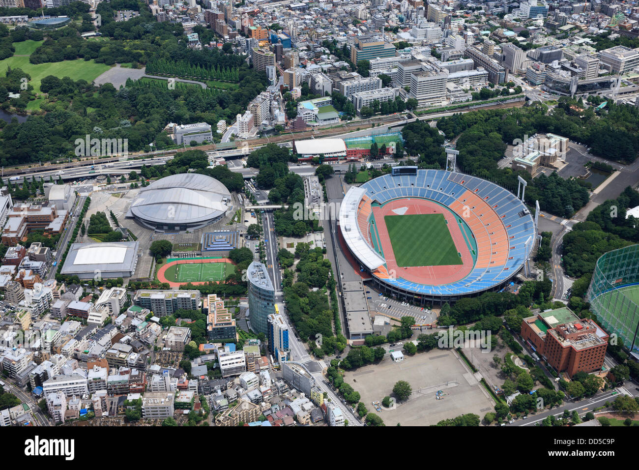 Tokyo 2020 olympic stadium aerial hi-res stock photography and images ...