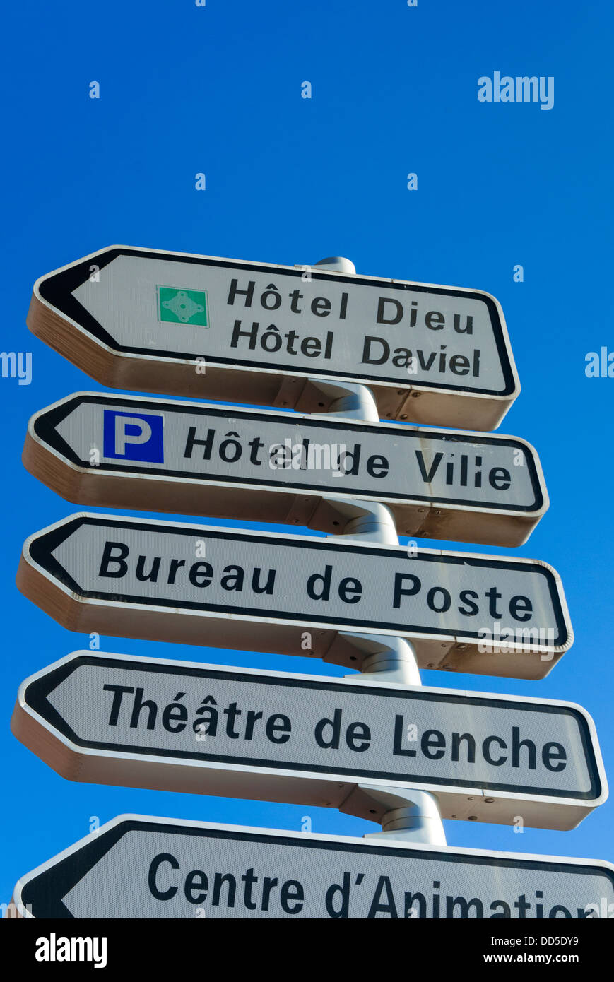 France sign road hi-res stock photography and images - Alamy
