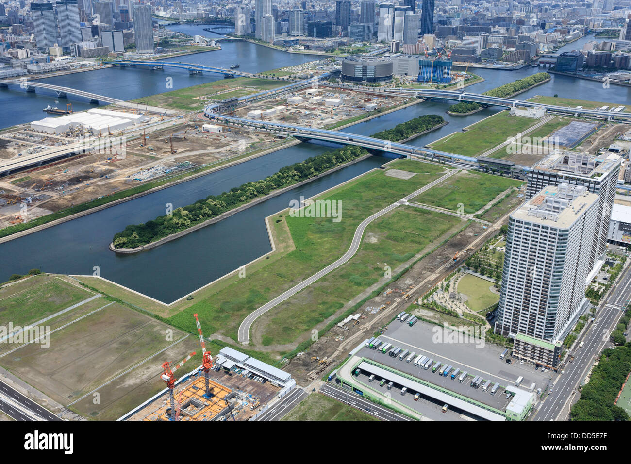 Tokyo 2020 olympic stadium aerial hi-res stock photography and images ...