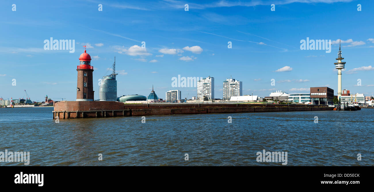 Panoramic view of Bremerhaven skyline with old beacon at Geestemündung ...