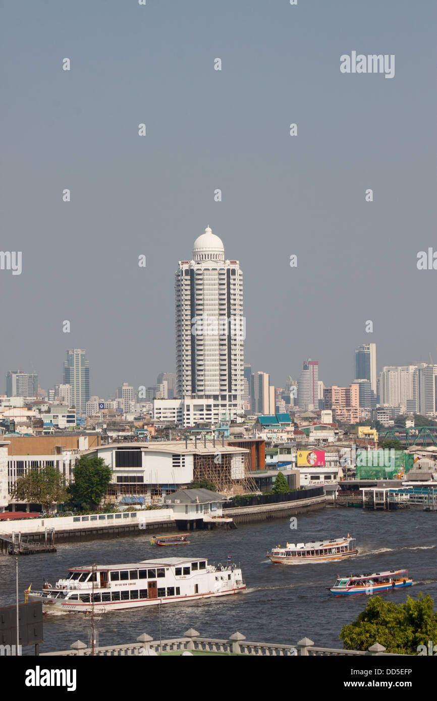 Bangkok city hall hi-res stock photography and images - Alamy