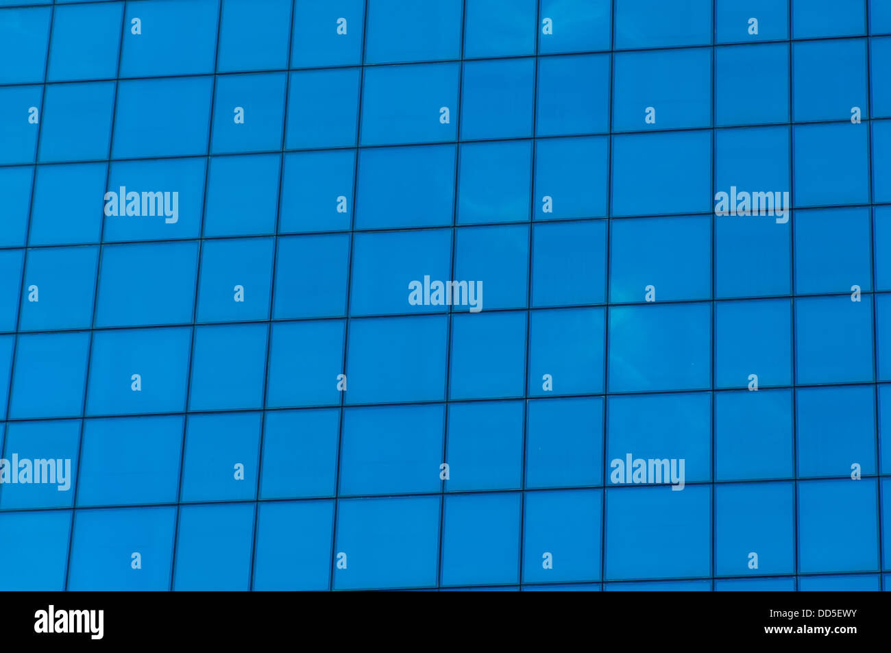 Business office building glass hi-res stock photography and images - Alamy