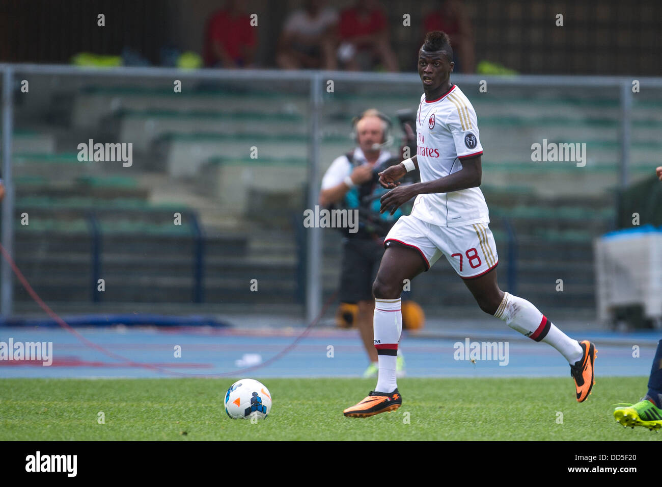 Niang mbaye hi-res stock photography and images - Alamy