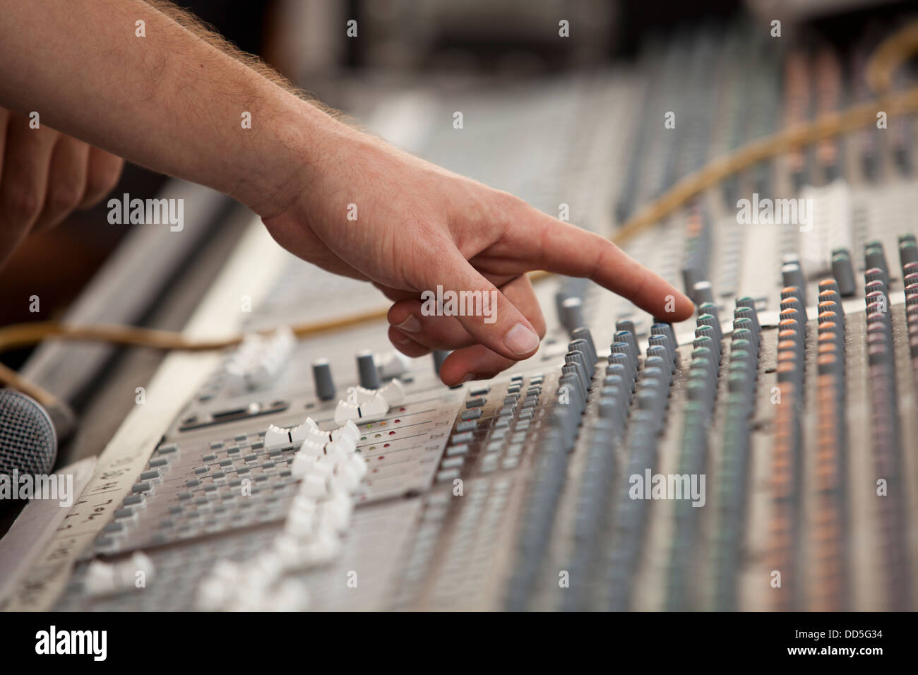 Mixtable hi-res stock photography and images - Alamy
