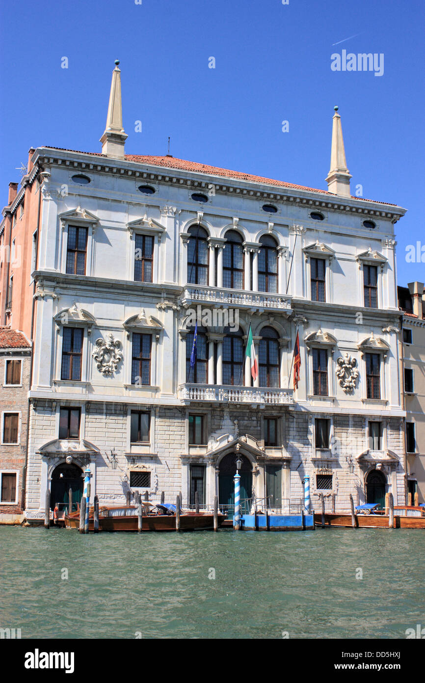 Palazzo balbi palace hi-res stock photography and images - Alamy