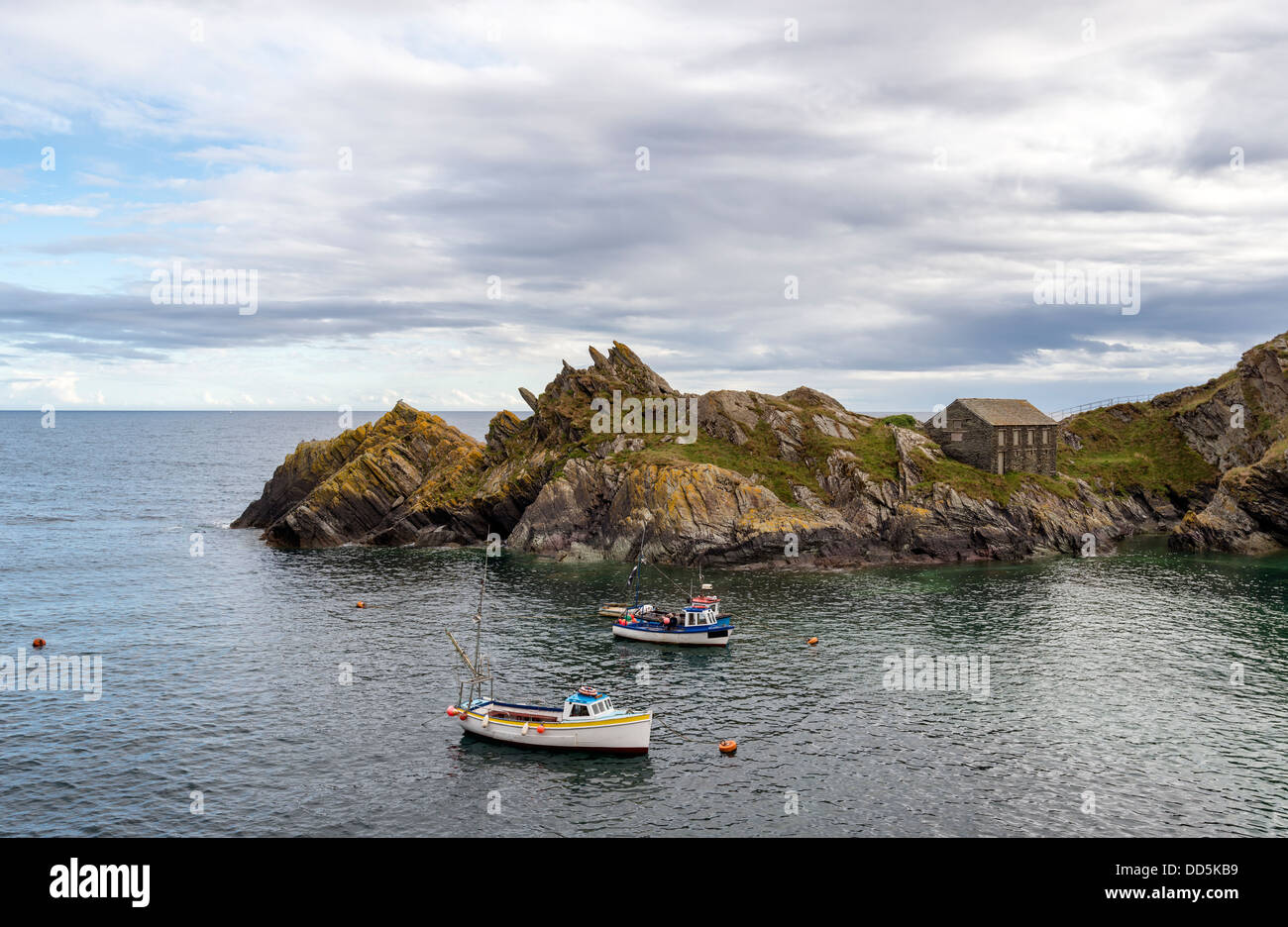 Polperro harbour historic fishing net hi-res stock photography and ...
