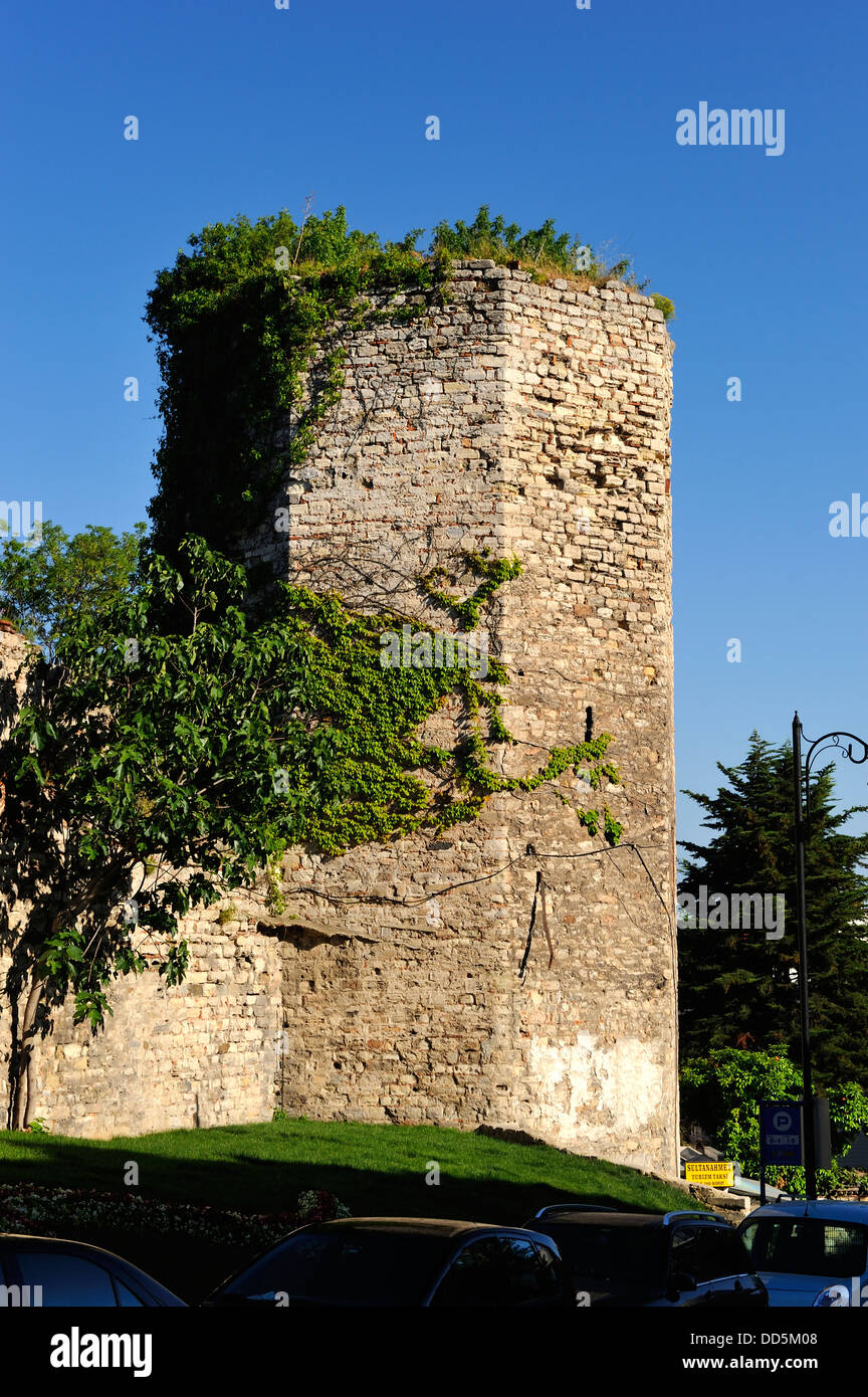 Topkapi Palace walls, Seraglio Point, Istanbul, Turkey Stock Photo - Alamy