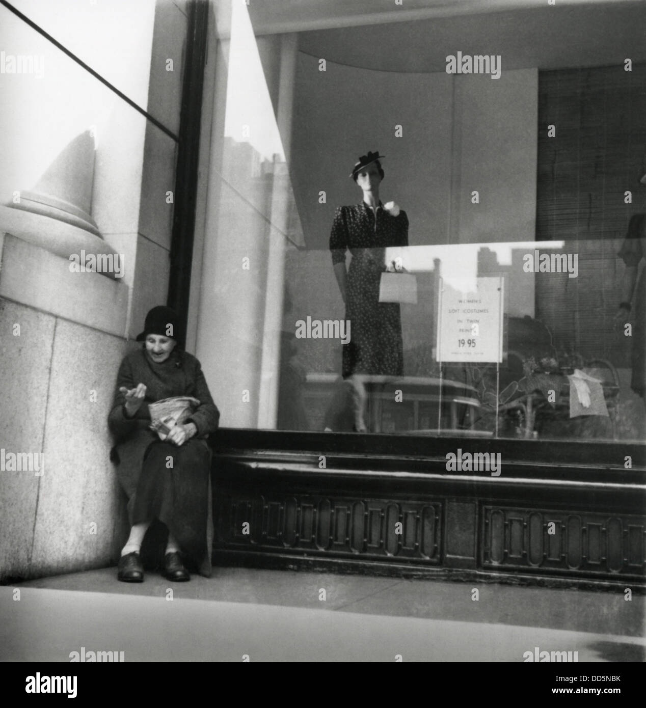 Elderly woman beggar selling pencils during the Great Depression, 1938 ...