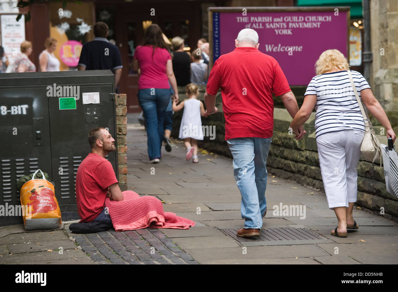 Homeless female uk begging hi-res stock photography and images - Alamy