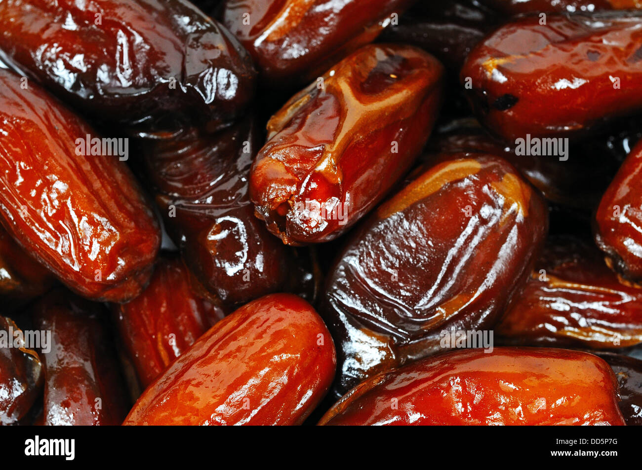 Fresh whole dried dates hi-res stock photography and images - Alamy