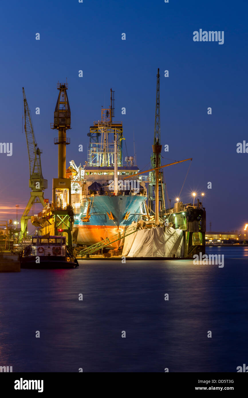 Bremerhaven dock hi-res stock photography and images - Alamy